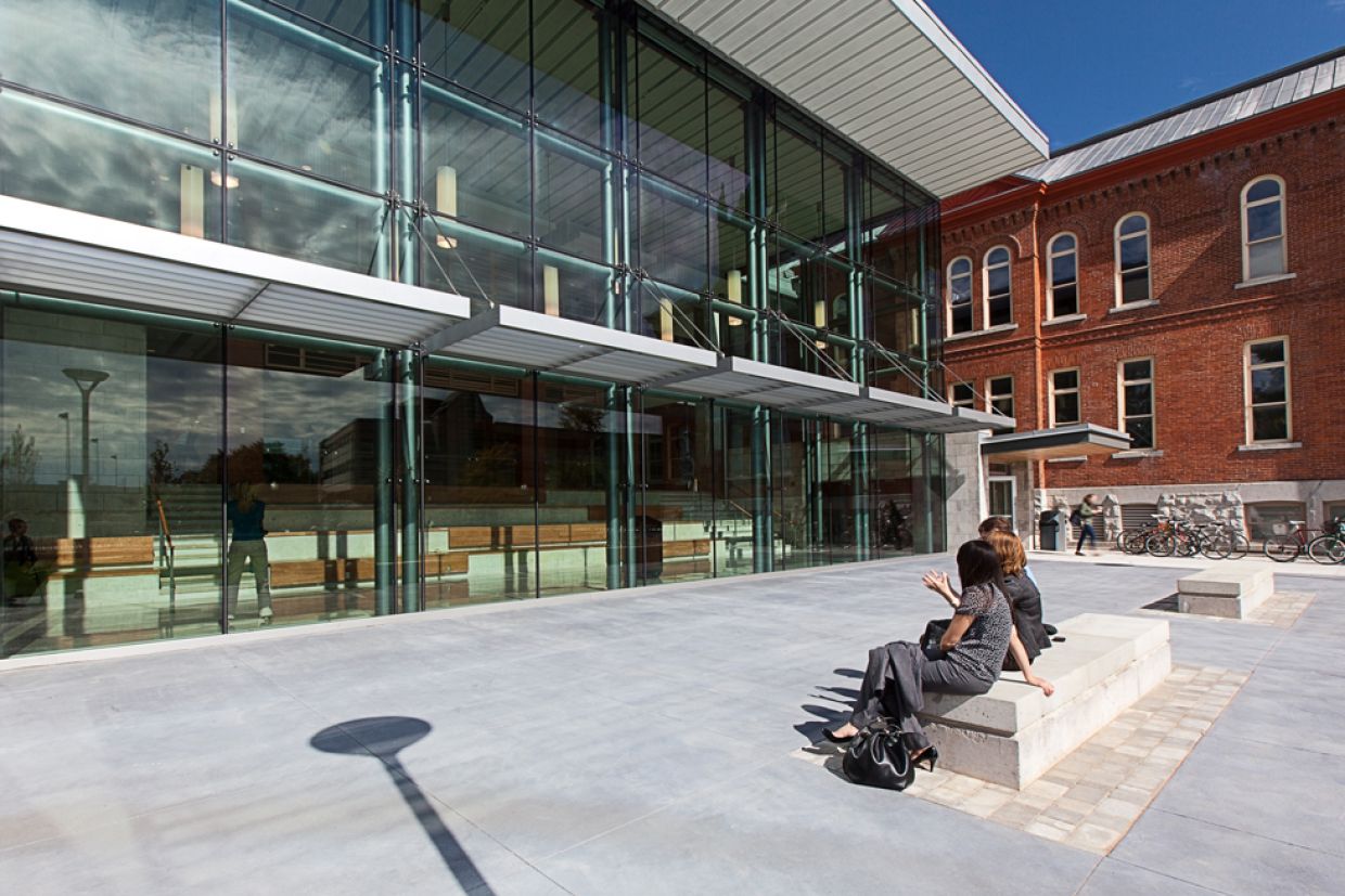 A lifelong commitment to giving back | Queen's Alumni