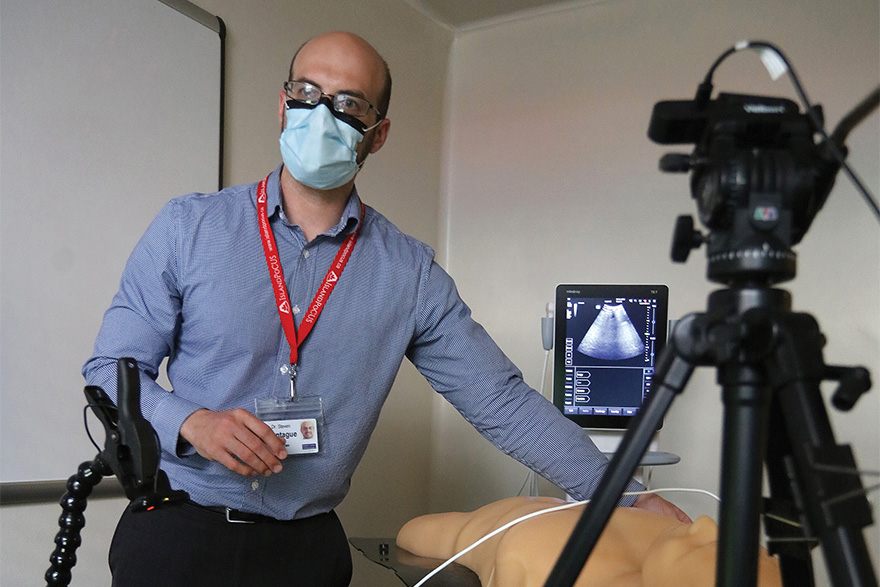 Campus News: Fall 2020 | Queen's Alumni Review