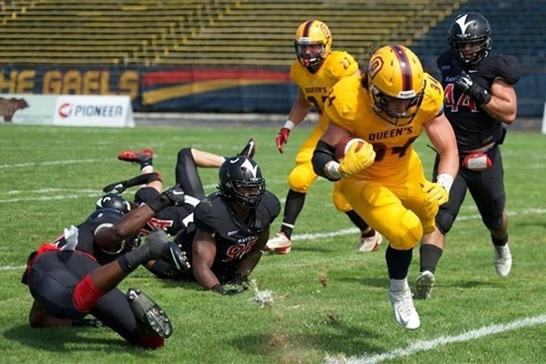 Gaels win football opener | Queen's Gazette | Queen's University