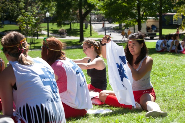 Orientation overtakes campus | Queen's Gazette | Queen's University