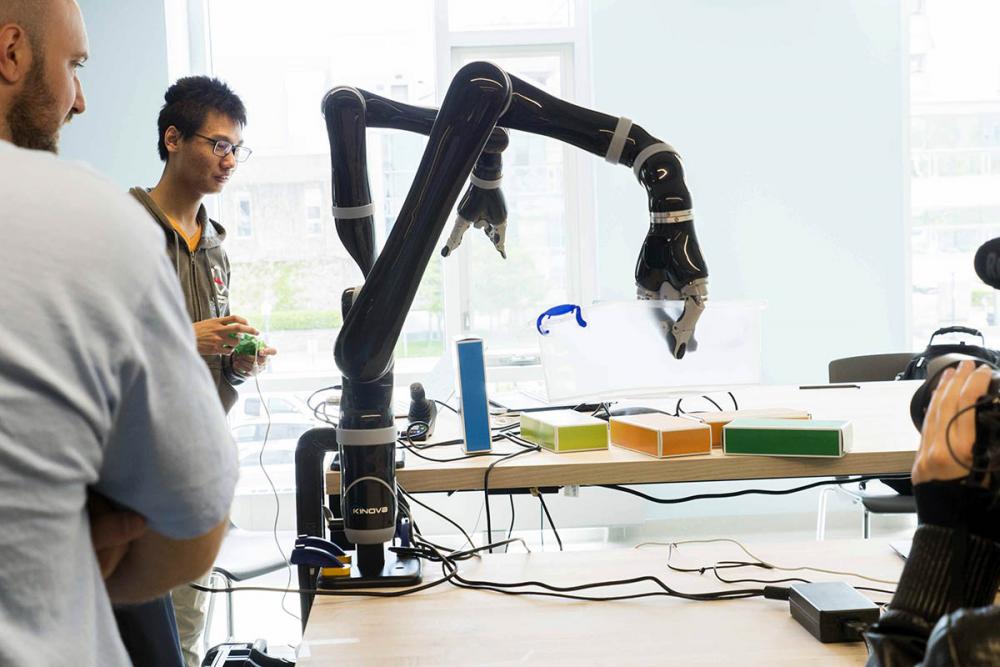 Robots converge on campus | Queen's Gazette | Queen's University