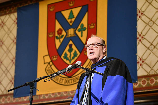 Bell CEO receives honorary degree from Queen’s | Queen's Gazette ...