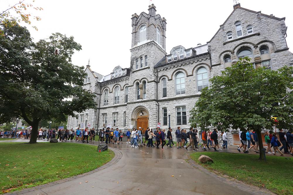 Orientation an introduction to life at Queen’s | Queen's Gazette ...