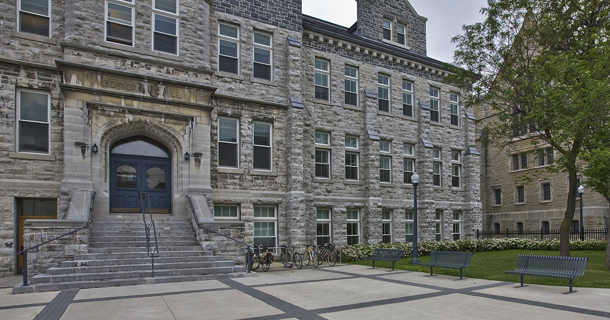 Spotting the Red Flag | Queen's Gazette | Queen's University