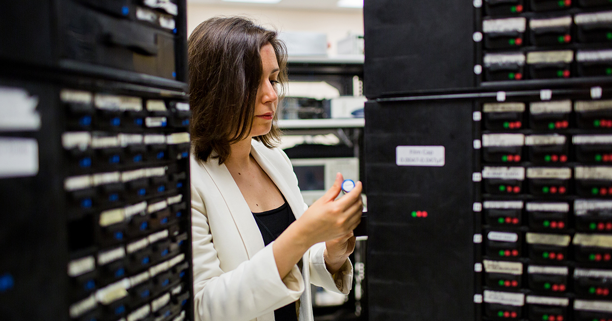 Powering the drive to electric buses | Queen's Gazette | Queen's University